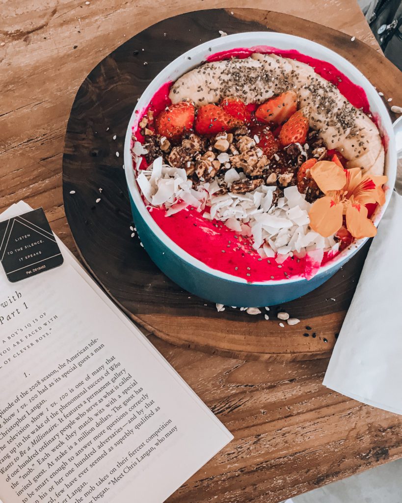 5 Easy Plant-Based Breakfast Recipes - the girl with the maps